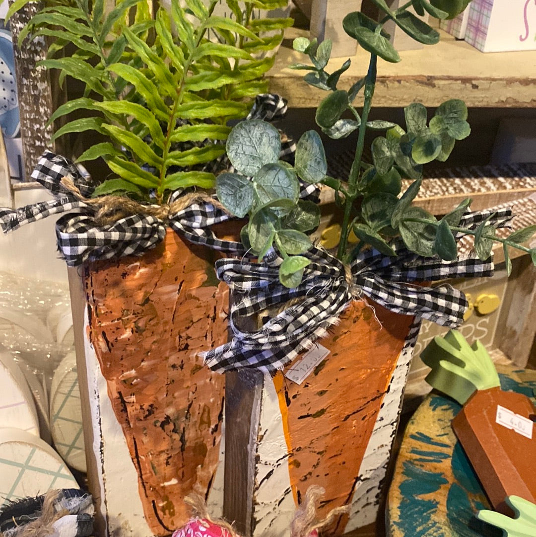Carrot Blocks with Greenery – Vick Crafts